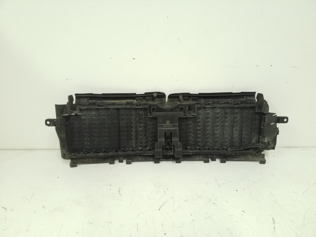 Used Mercedes Benz E-Class Air deflector cooling radiator A2135002300