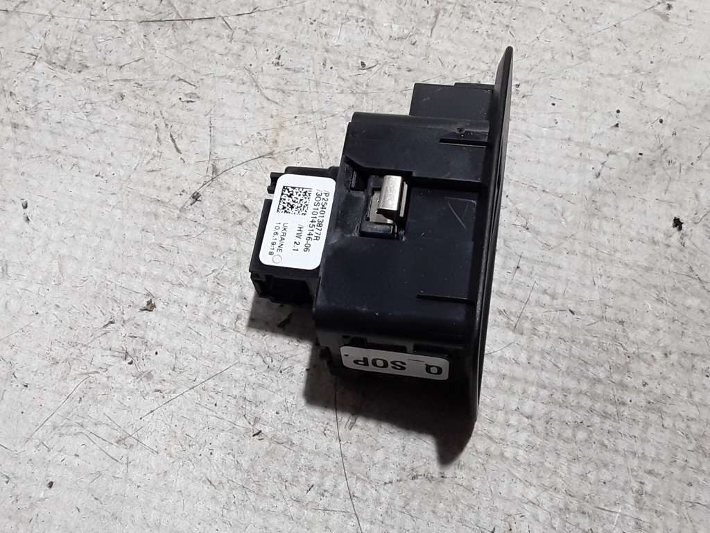 Naudotas RENAULT Clio Priekinių durų stiklo jungiklis 254013877R