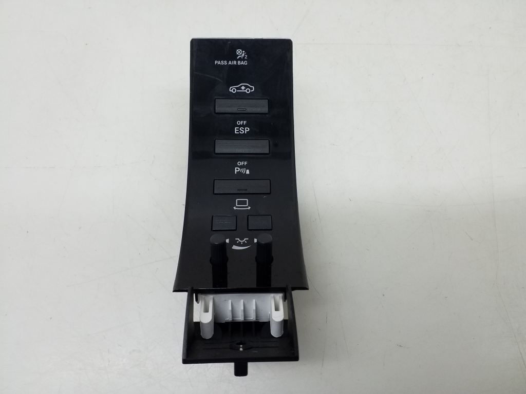 Used Mercedes Benz S-Class Switch and its parts A2218202910