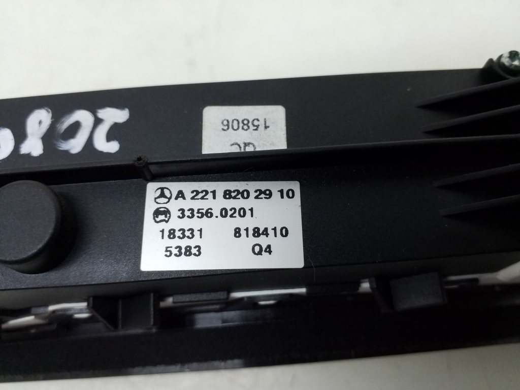 Used Mercedes Benz S-Class Switch and its parts A2218202910