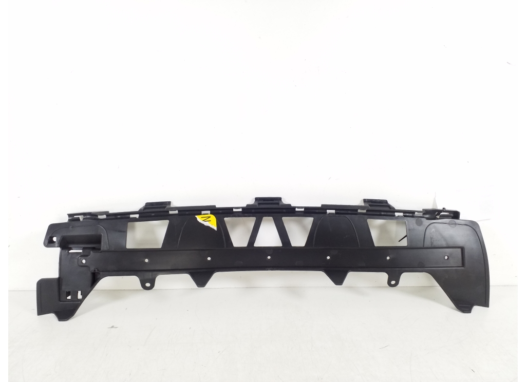 Naudotas Mercedes Benz CLA-Class Galinio bamperio kita detalė A1188853702