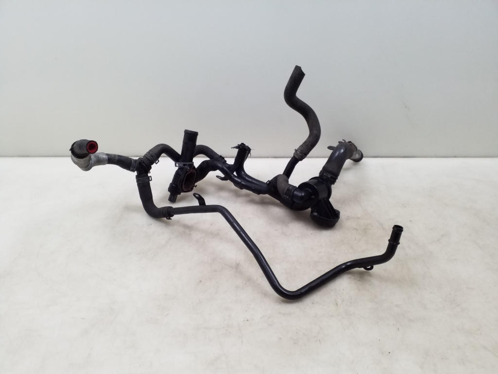 Used Volkswagen Amarok Other part of the thermostat 03L121131M