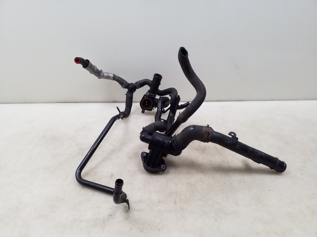 Used Volkswagen Amarok Other part of the thermostat 03L121131M