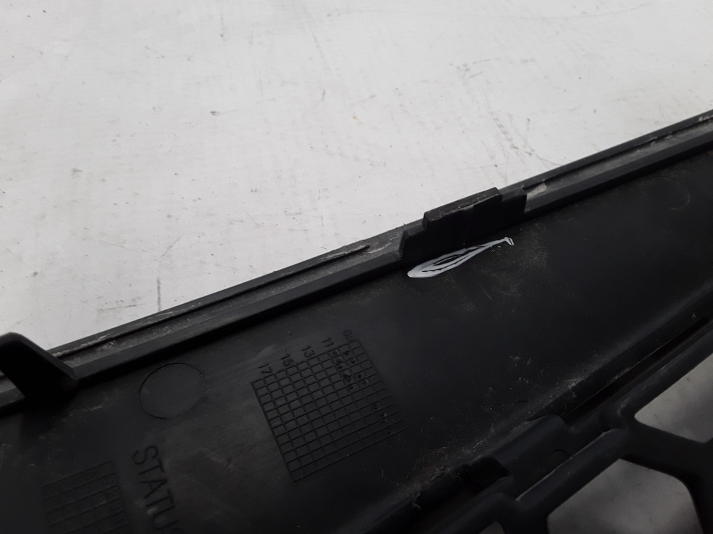 Used VOLVO V60 Front bumper lower grille 31294129