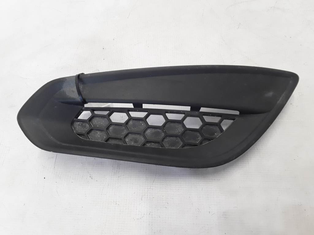 Used VOLVO V60 Front bumper lower grille 31294129