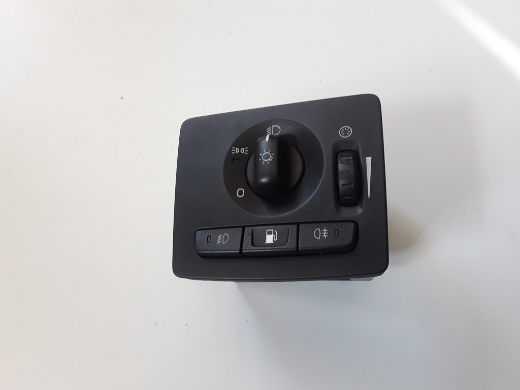 Benutzt VOLVO C30 Licht am Schalter 30739299