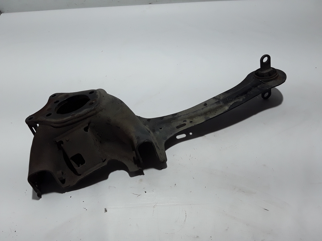 Used VOLVO V40 Rear hub stump without bearing 31360695