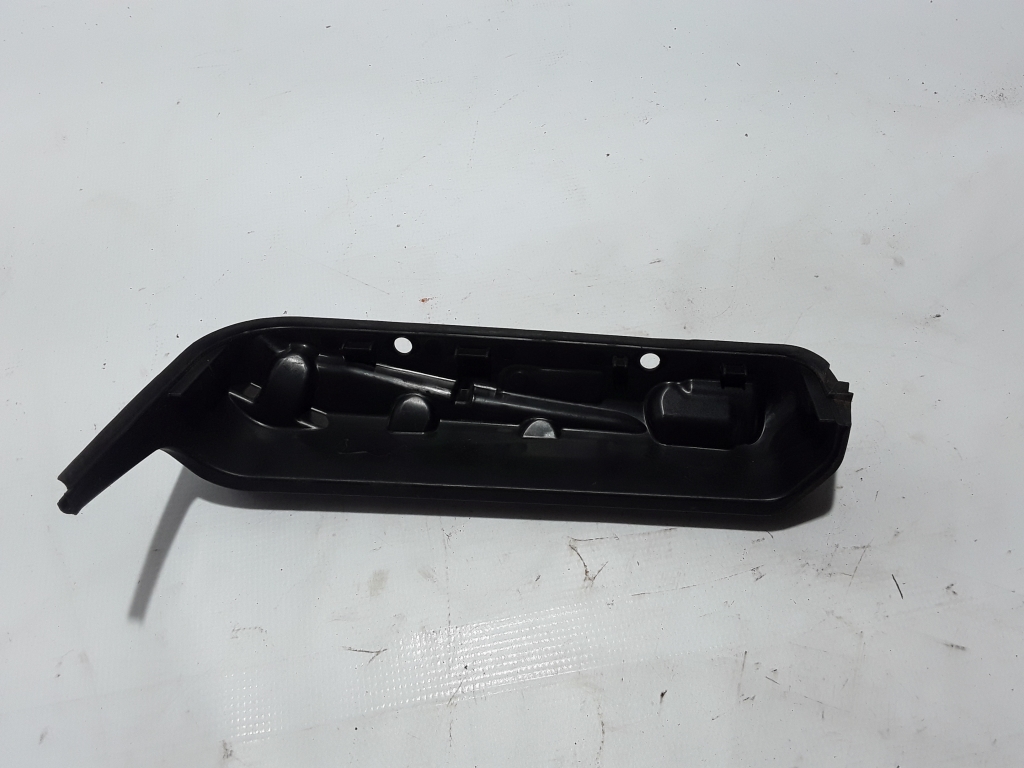 Used VOLVO V60 Windshield wiper mechanism trim to the glass 32219255