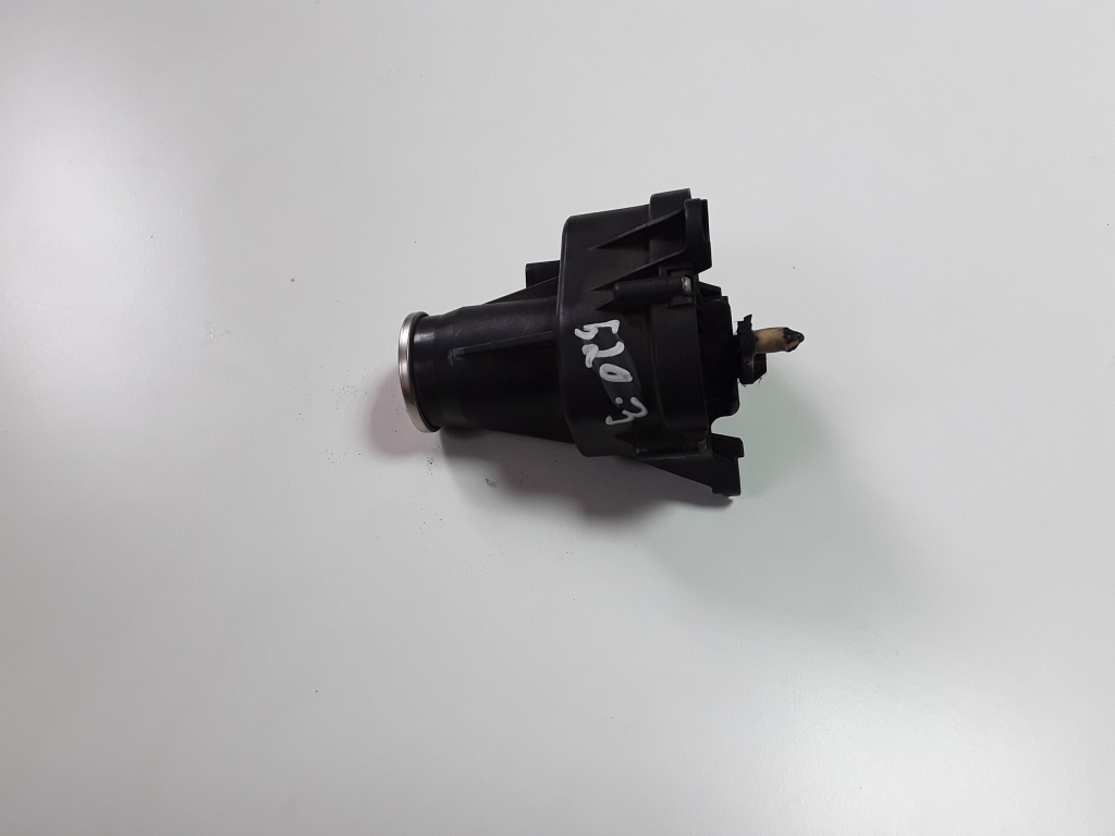 Used BMW 5 SERIES Intake manifold valve motor 8570791