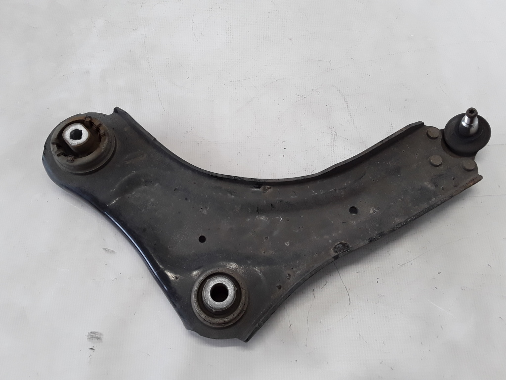 Naudotas RENAULT Megane Priekinė svirtis 545016101R