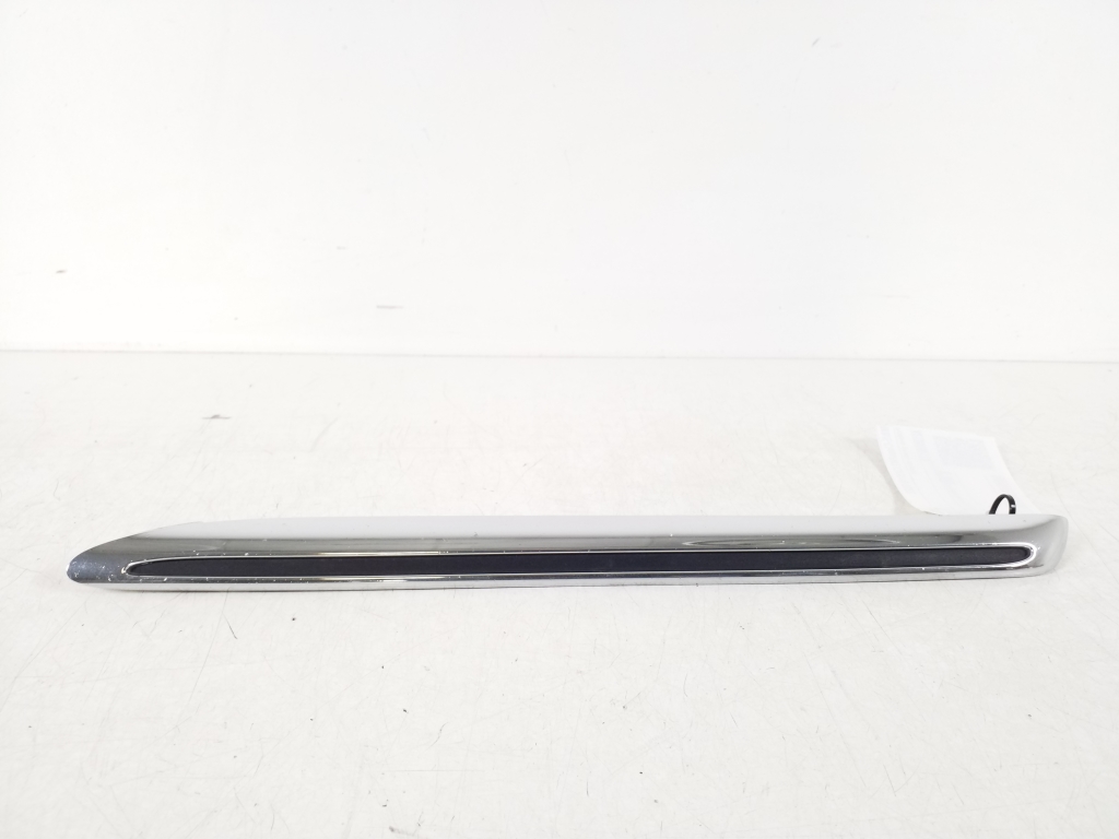 Used Mercedes Benz E-Class Front grille chrome A2138880173