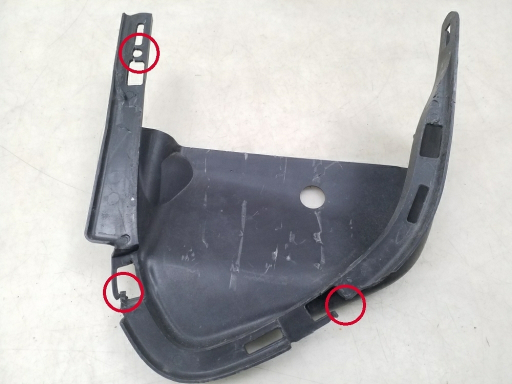 Used Mercedes Benz CLS-Class Front grille holder A2578853902