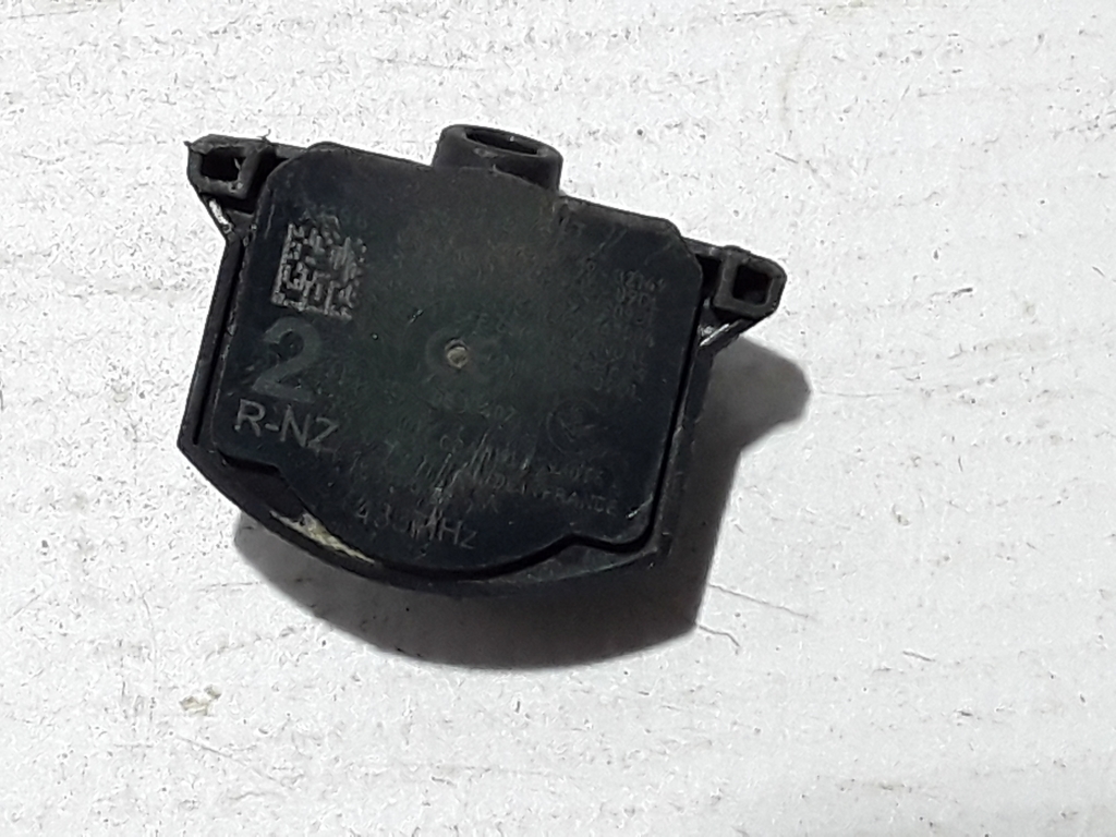 Used RENAULT Zoe Tire pressure sensor 407006UA0A