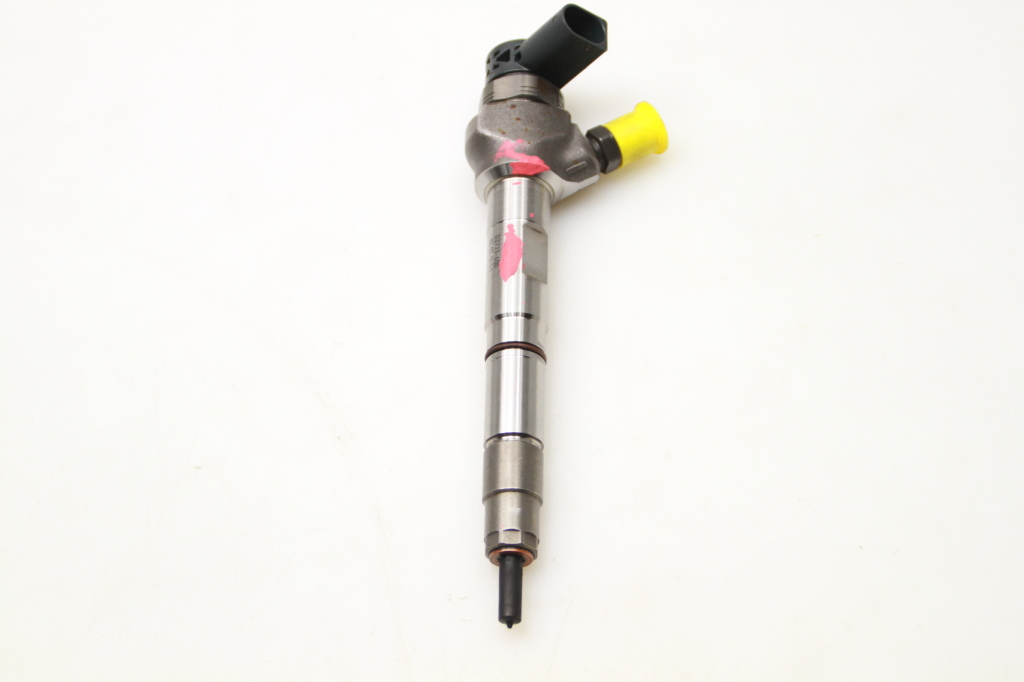 Used Volkswagen Golf Fuel injector 04L130277AD