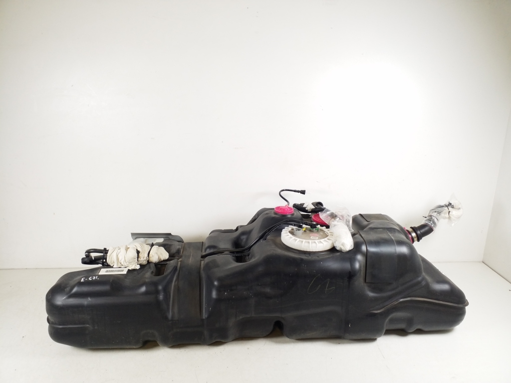 Used TOYOTA Land Cruiser Fuel tank 77001-60A30