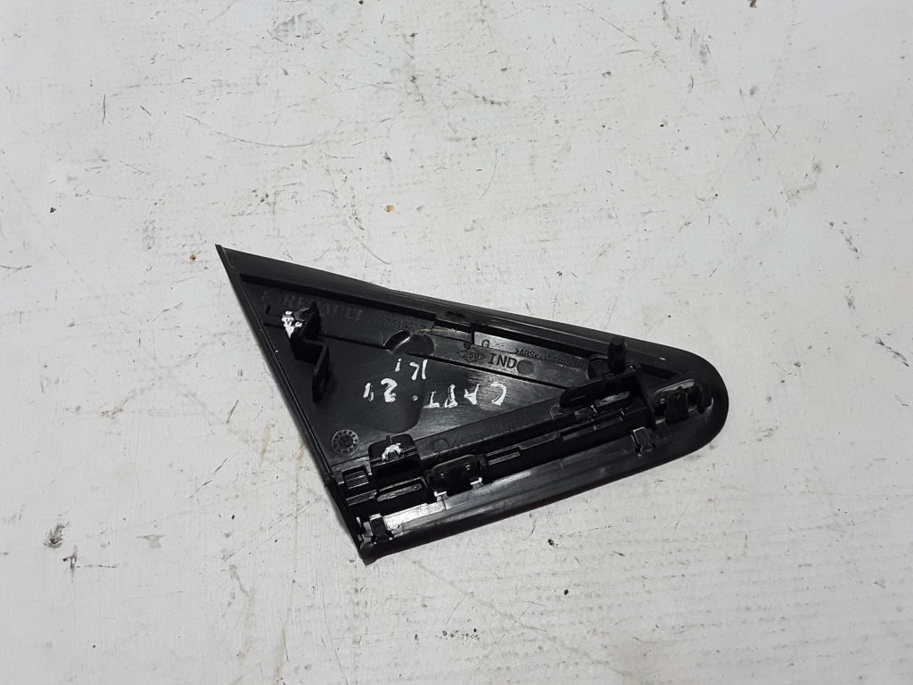 Used RENAULT Captur Trim to the mirror triangle 638751927R