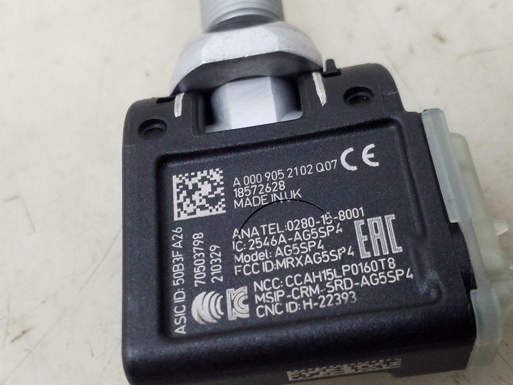 Used Mercedes Benz E-Class Tire pressure sensor A0009052102