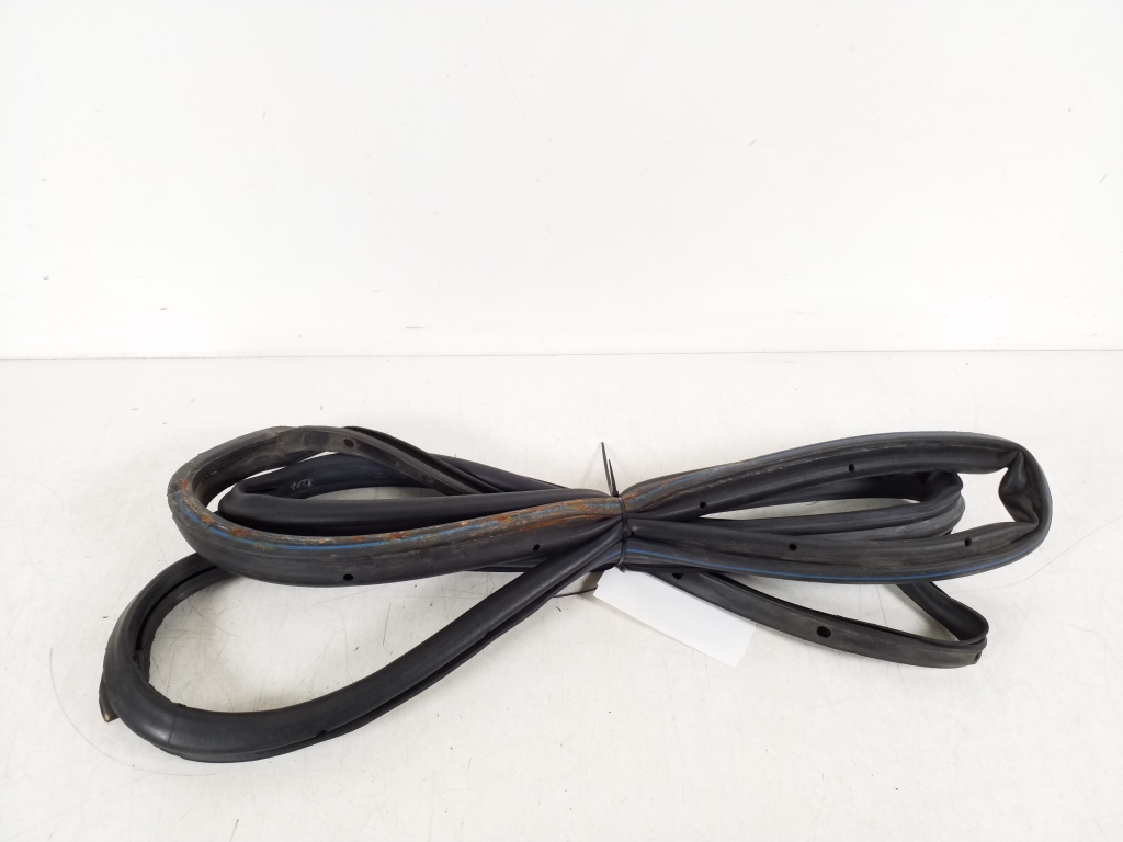 Naudotas Mercedes Benz E-Class Galinių šoninių durų sandarinimo guma ...