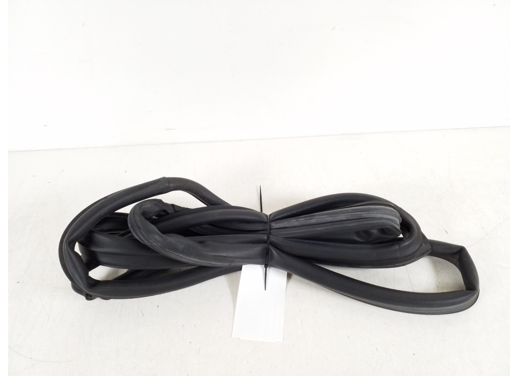 Naudotas Mercedes Benz E-Class Galinių šoninių durų sandarinimo guma ...