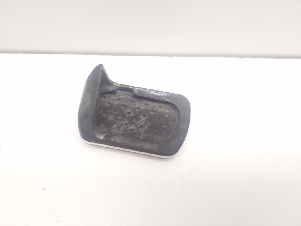 Used Mercedes Benz E-Class Brake pedal other part A1702900182