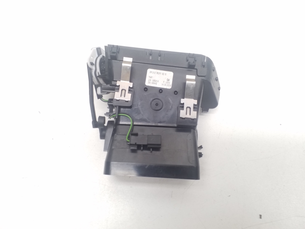 Naudotas Mercedes Benz E-Class Salono panelės ventiliacinės grotelės ...