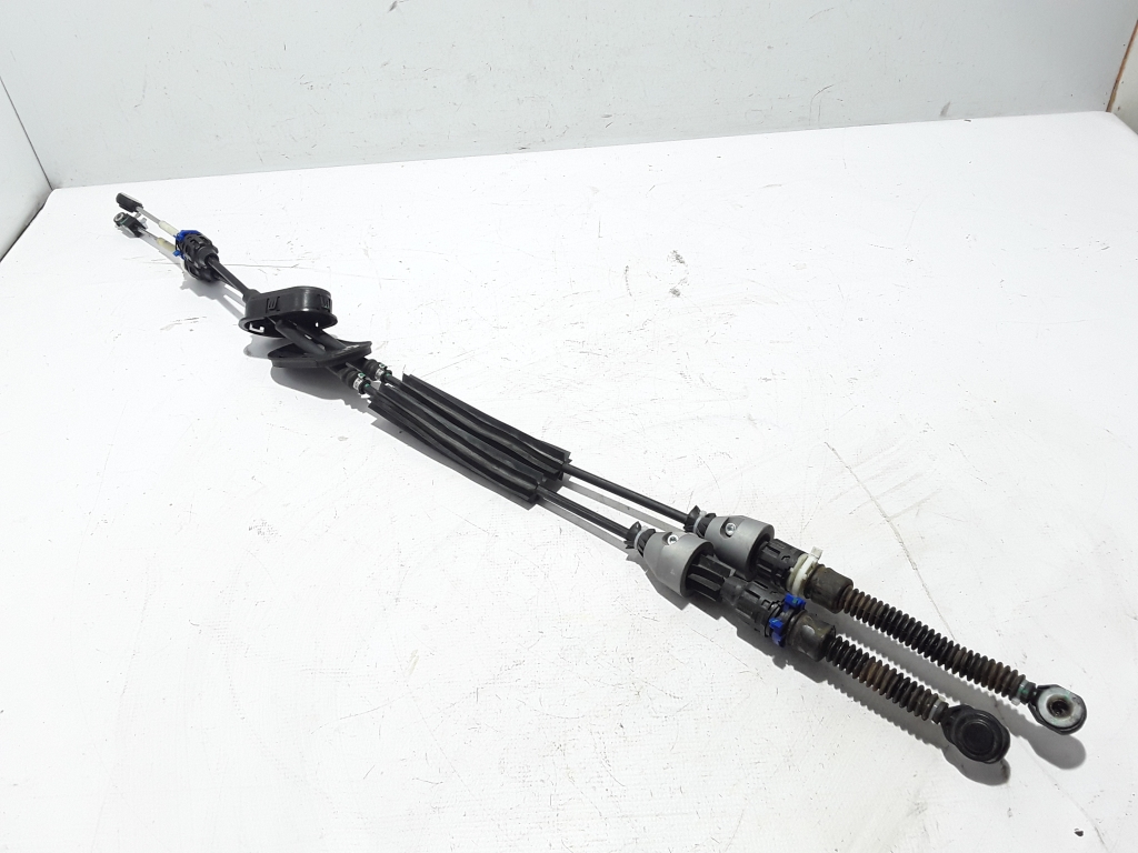 Used RENAULT Captur Gear shift cable 349353563R