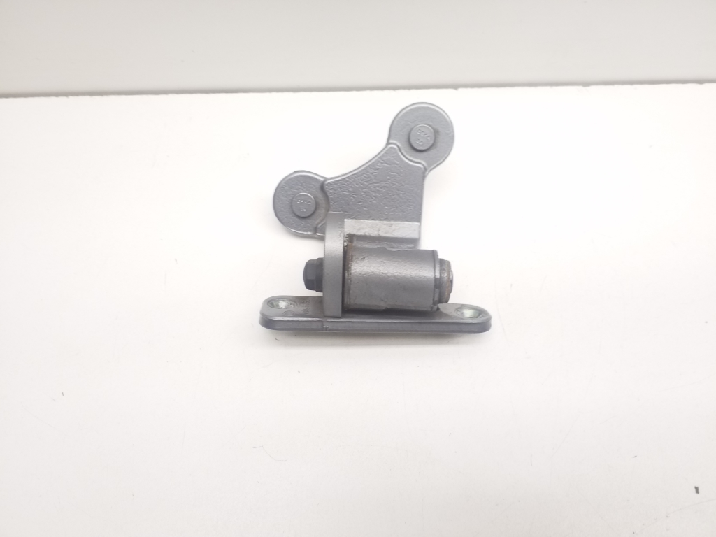 Used Mercedes Benz E-Class Rear side door hinge lower A2047301337
