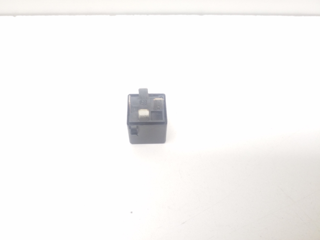 Used Mercedes Benz E-Class Relay A0025421319