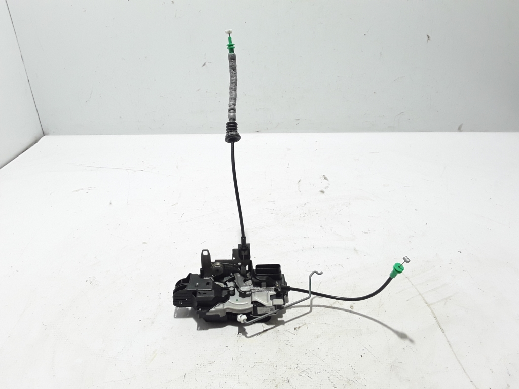 Used VOLVO V60 Front door lock 31349890