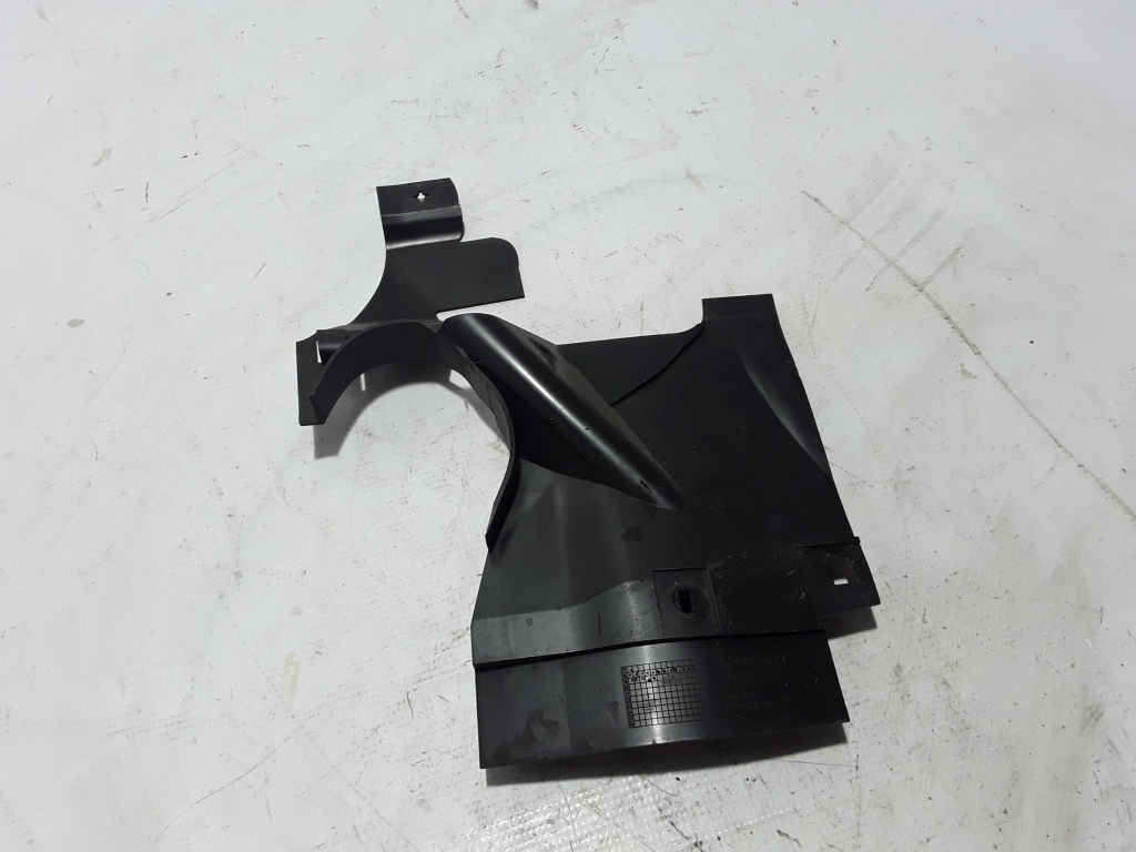 Used VOLVO V60 Other part of the front wing 31497193