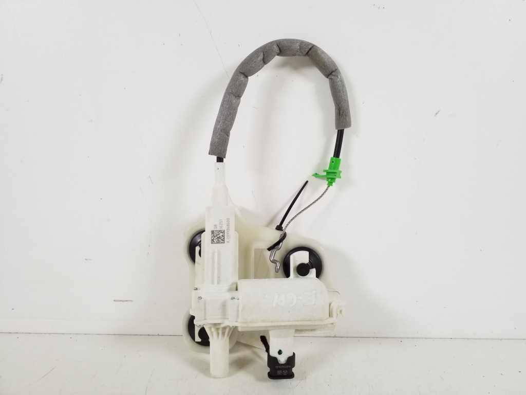 Used Mercedes Benz C-Class Trunk lid electric retractor A0999068600