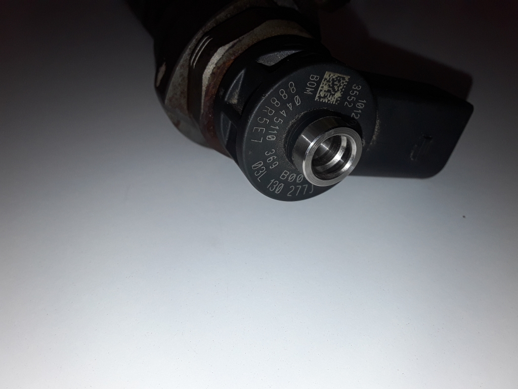 Used Skoda Yeti Fuel injector 03L130277J