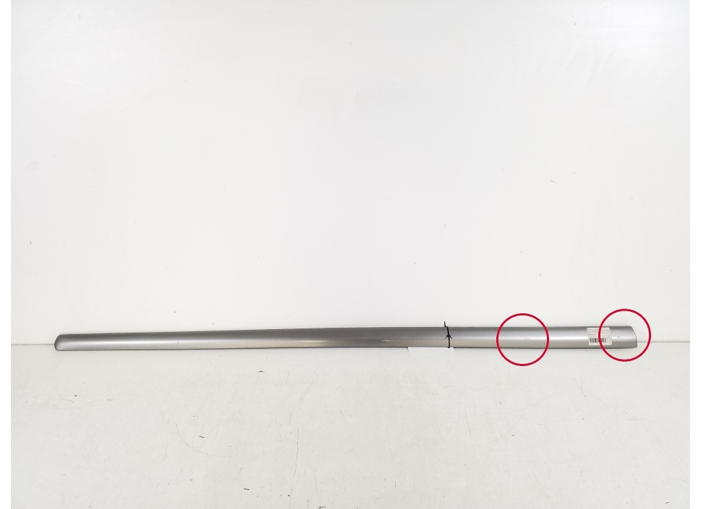 Naudotas TOYOTA Corolla Priekinių durų juosta 75731-02170