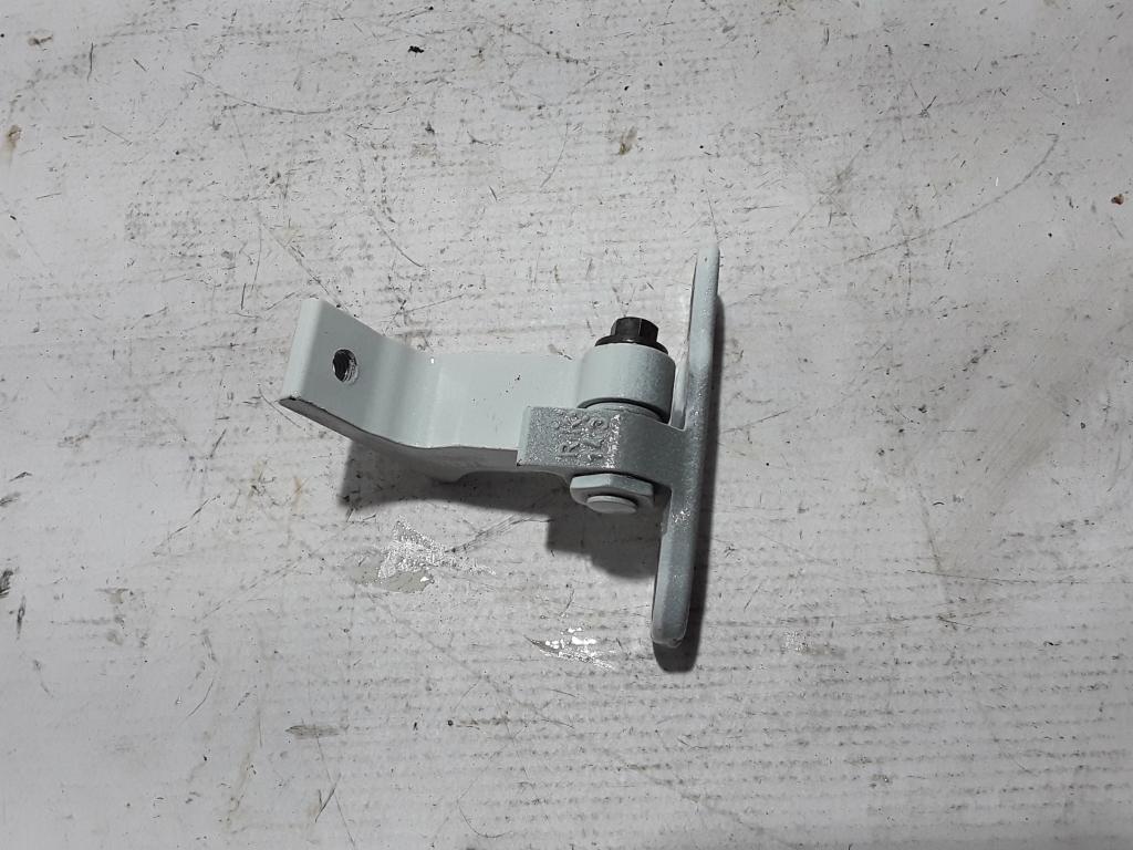 Naudotas VOLVO V60 Galinių šoninių durų vyris viršutinis 31468521