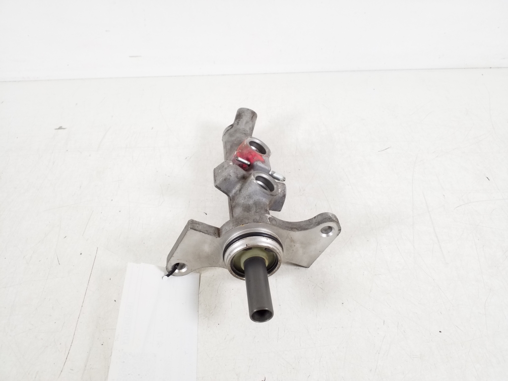 Used TOYOTA Corolla Master cylinder 47201-09060