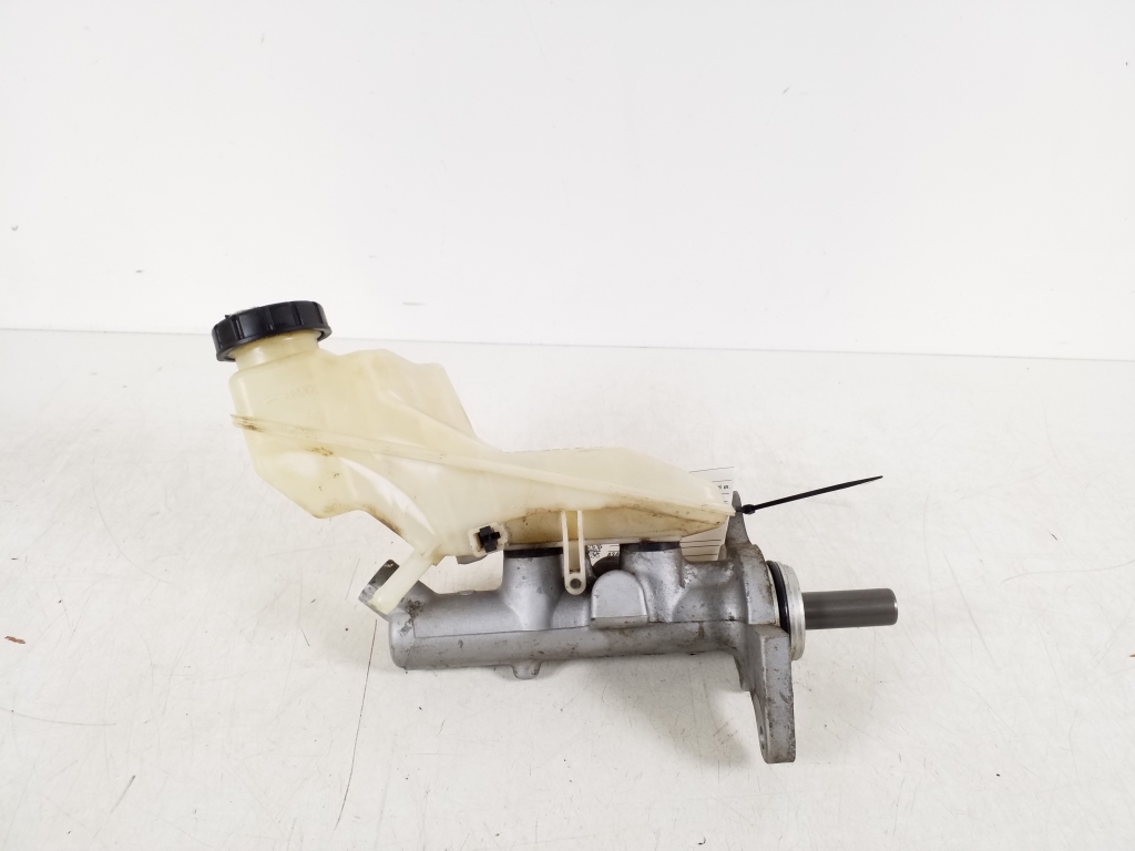 Used TOYOTA Corolla Master cylinder 47201-09060
