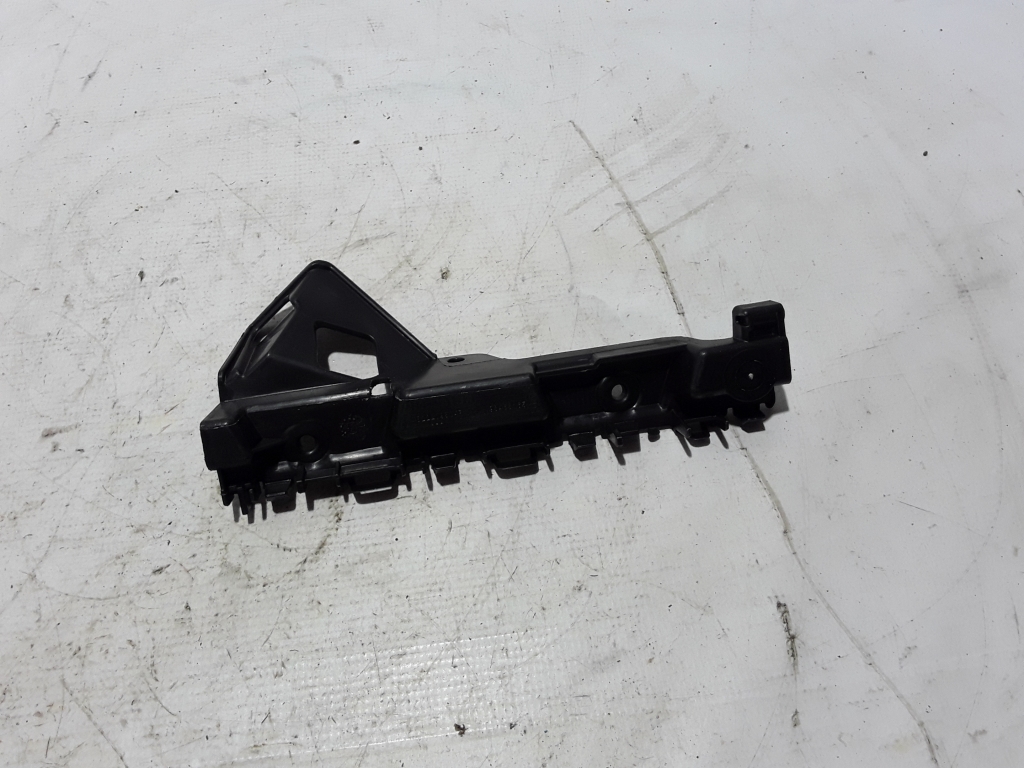 Used RENAULT Trafic Front bumper bracket 622209504R