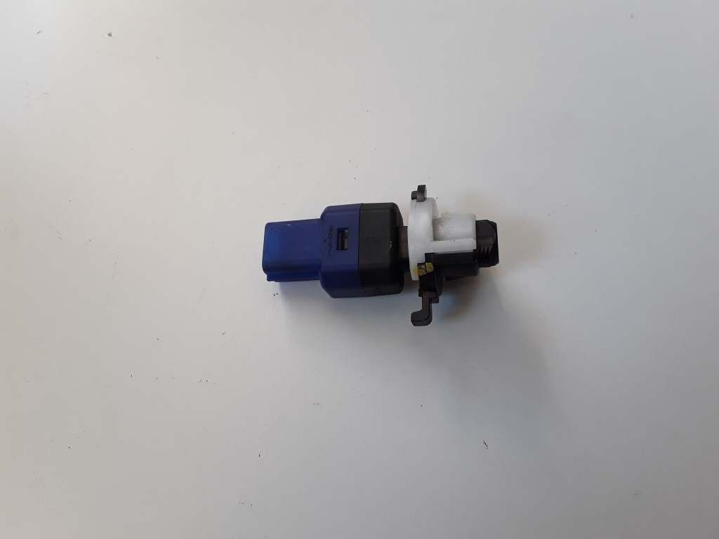 Used Kia ceed Brake switch to pedal 93810J3000