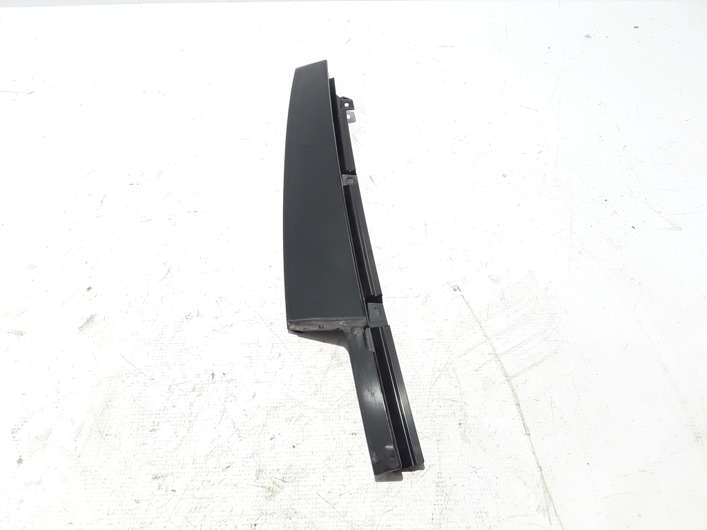 Used VOLVO XC60 Other detail of the front door 32216799