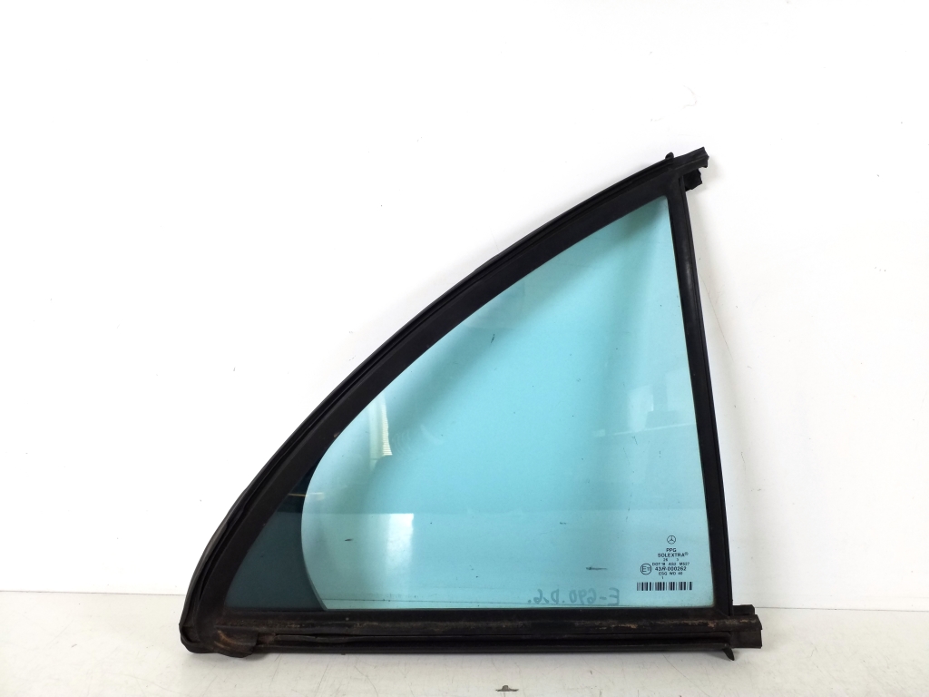 Used Mercedes Benz E-Class A glass fort on the rear side door A2117300255