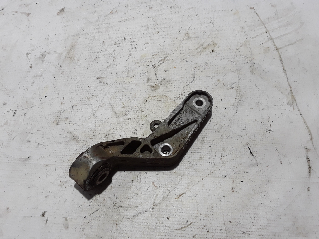 Naudotas VOLVO XC60 Pavarų dėžės laikiklis 31277781