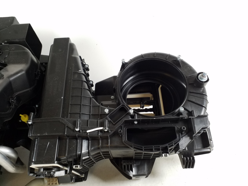 Naudotas Mercedes Benz Vito Salono pečius ir jo detalės