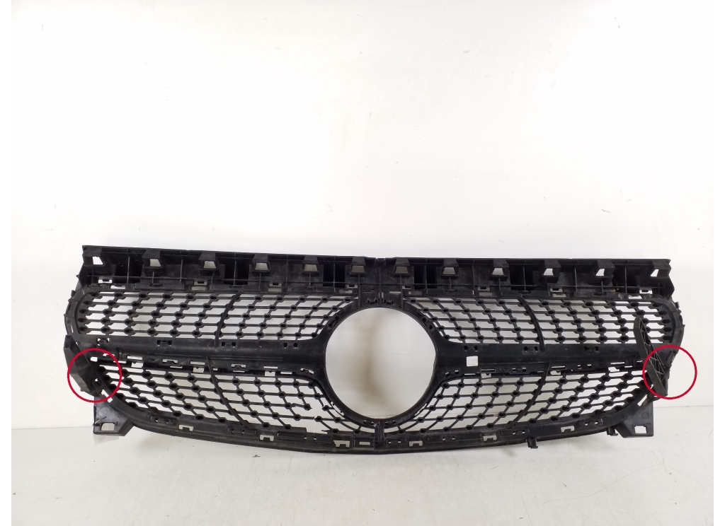 Used Mercedes Benz CLA-Class Front grille A1178880600
