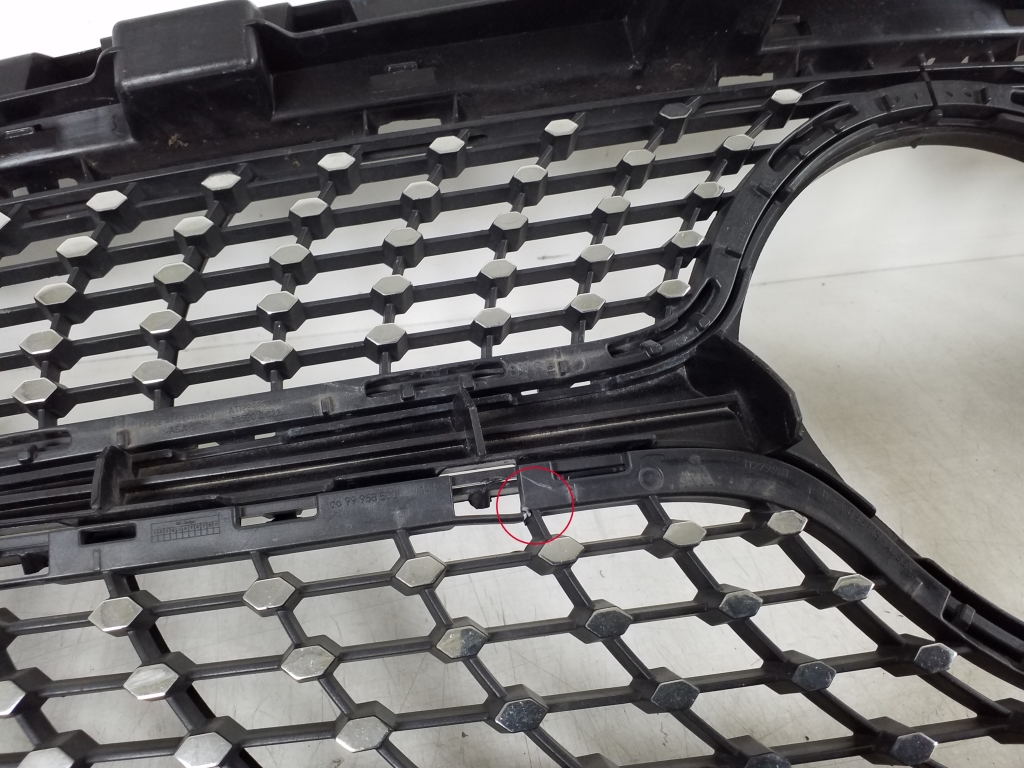Used Mercedes Benz CLA-Class Front grille A1178880600