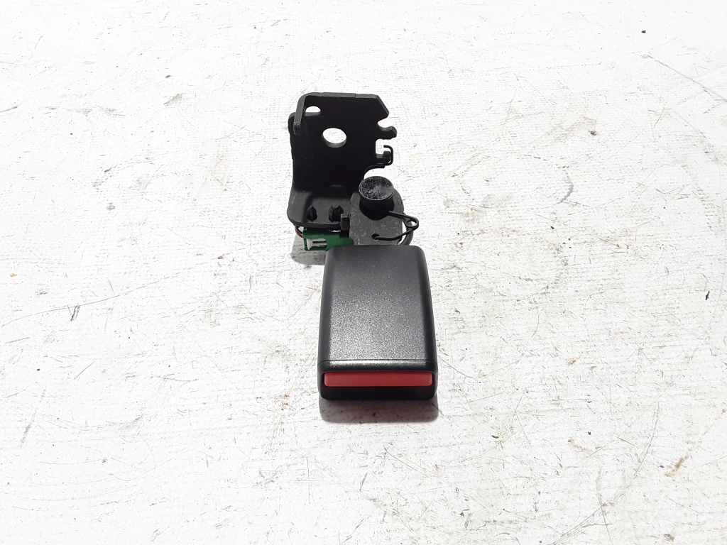 Used VOLVO S90 Rear seat belt buckle 32239047