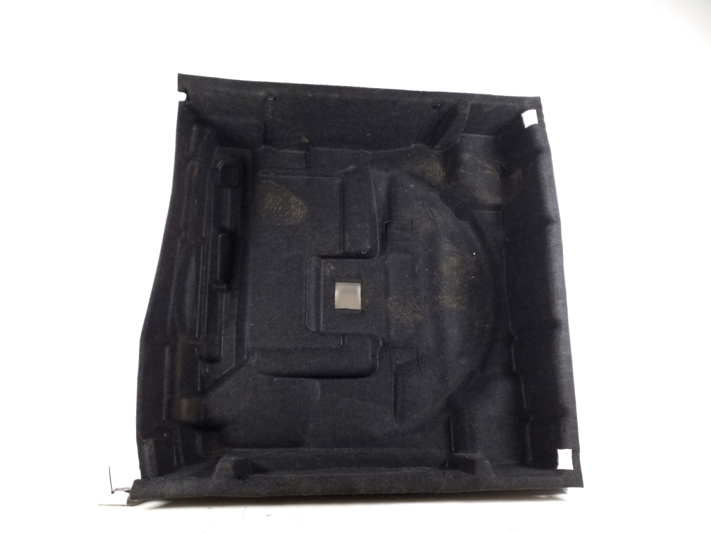 Used Mercedes Benz ML-Class Other detail of the trunk interior A1666840005