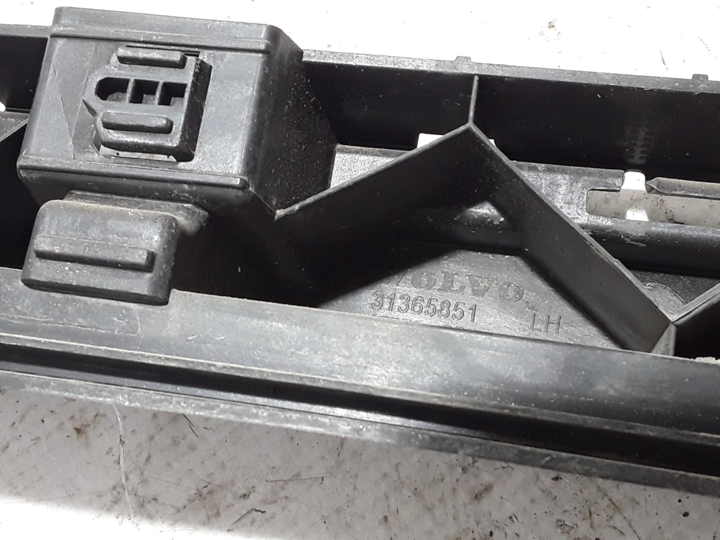 Naudotas VOLVO S90 Išorinės slenksčio apdailos laikiklis 31365851