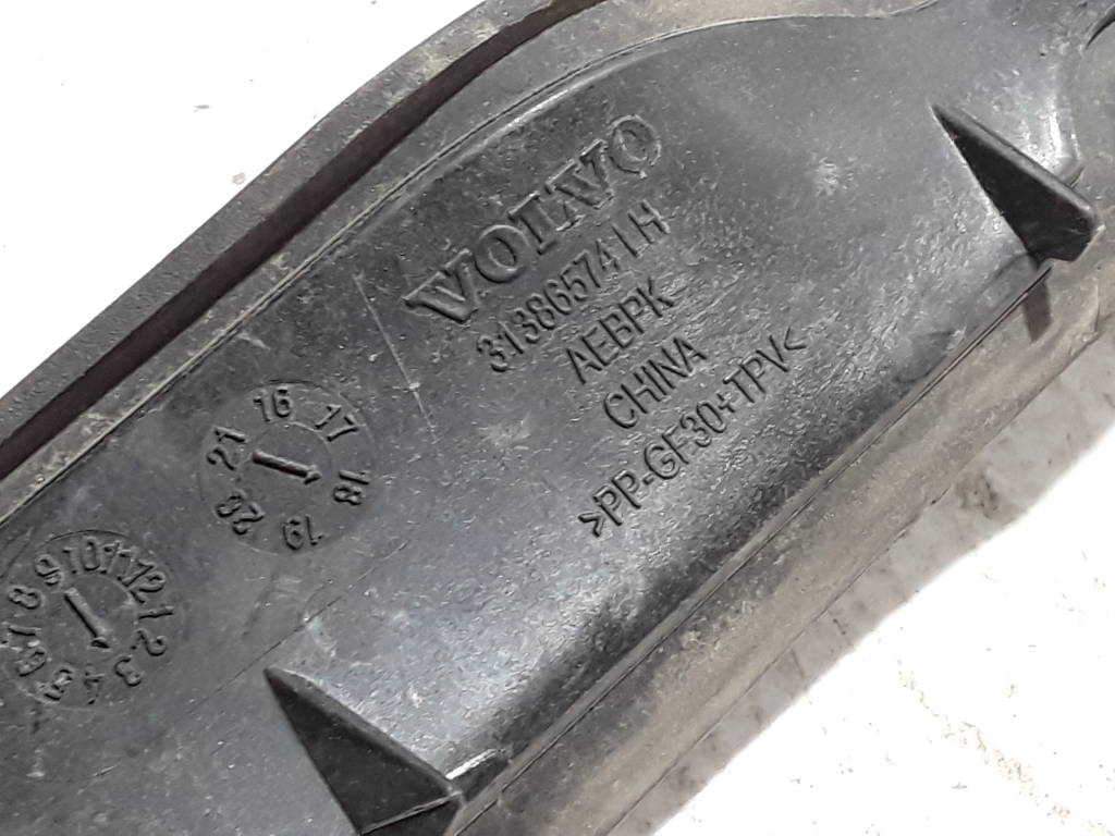 Naudotas VOLVO S90 Priekinio stiklo statrmsčio juosta išorinė 31386574