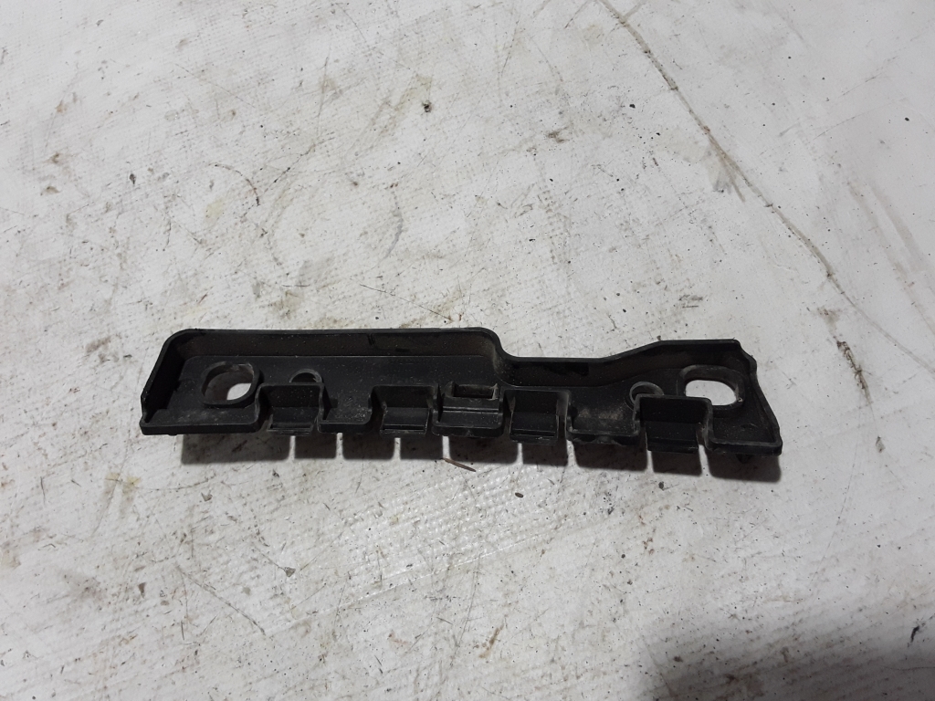 Naudotas VOLVO S90 Išorinės slenksčio apdailos laikiklis 31488446