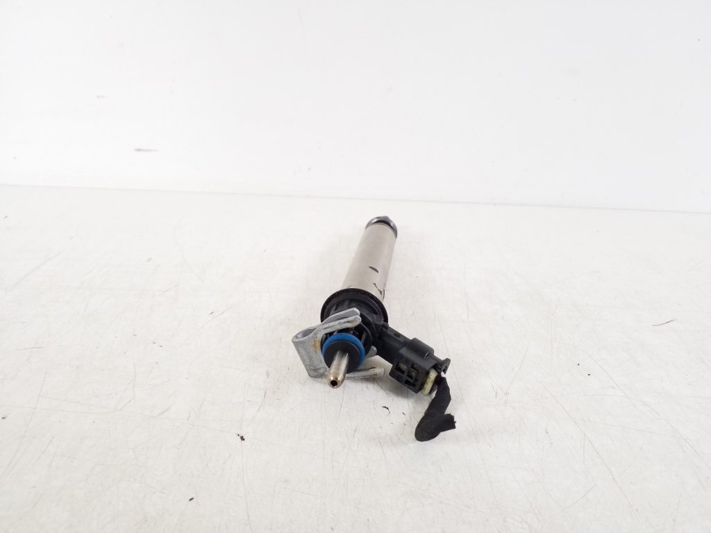 Used Mercedes Benz C-Class Fuel injector A2780700687